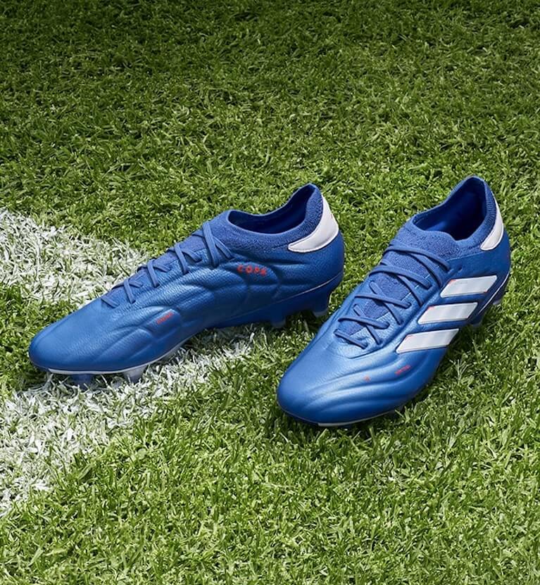 FC Barcelona Apparel, Kits, Jerseys, Training Jackets, Masks & Accessories